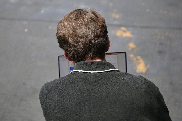 Betrüger versenden Phishing-Mails im Namen der Consorsbank – HalleON